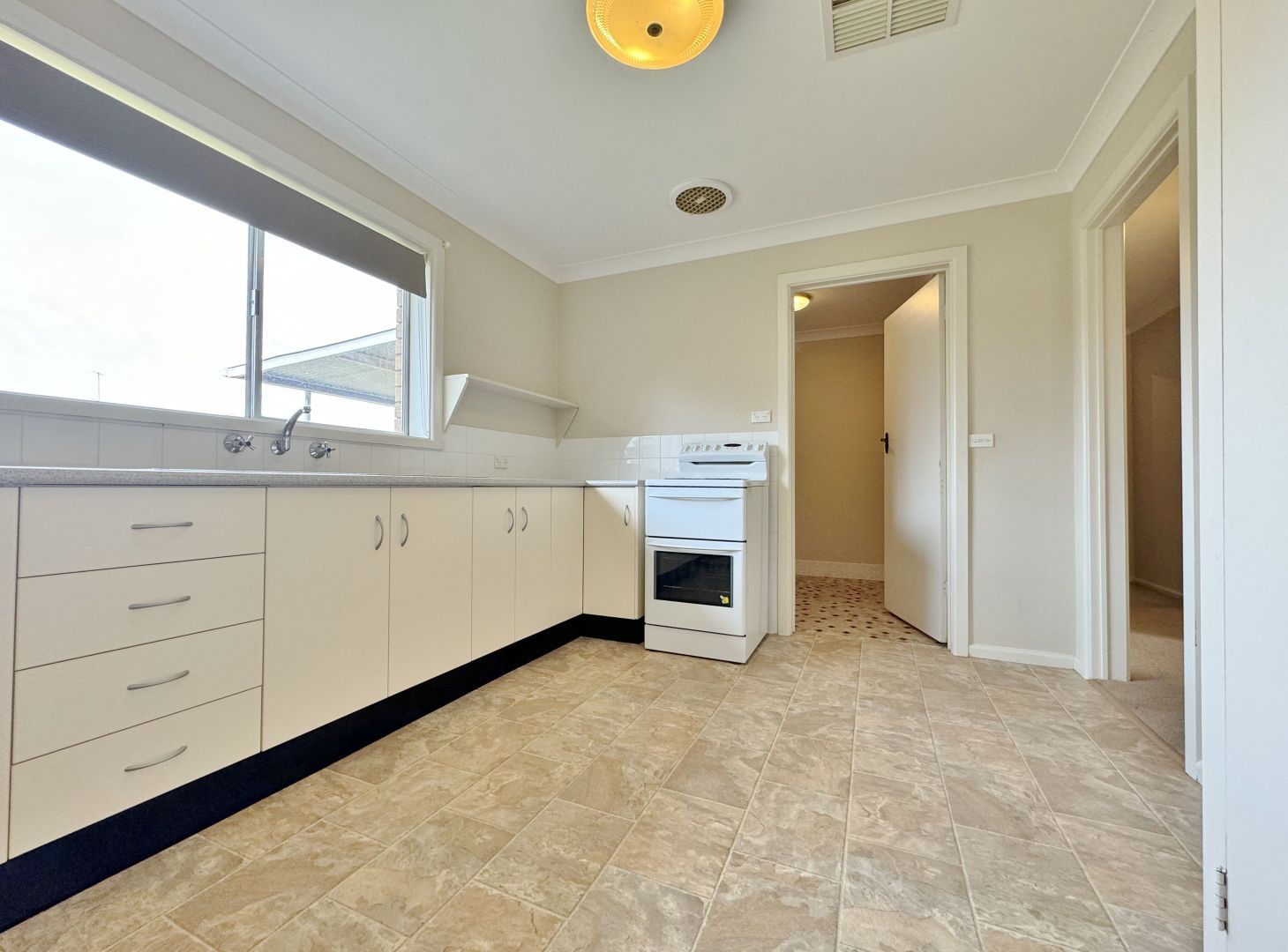 92 Edwards Street, Young NSW 2594 - House For Rent | Domain