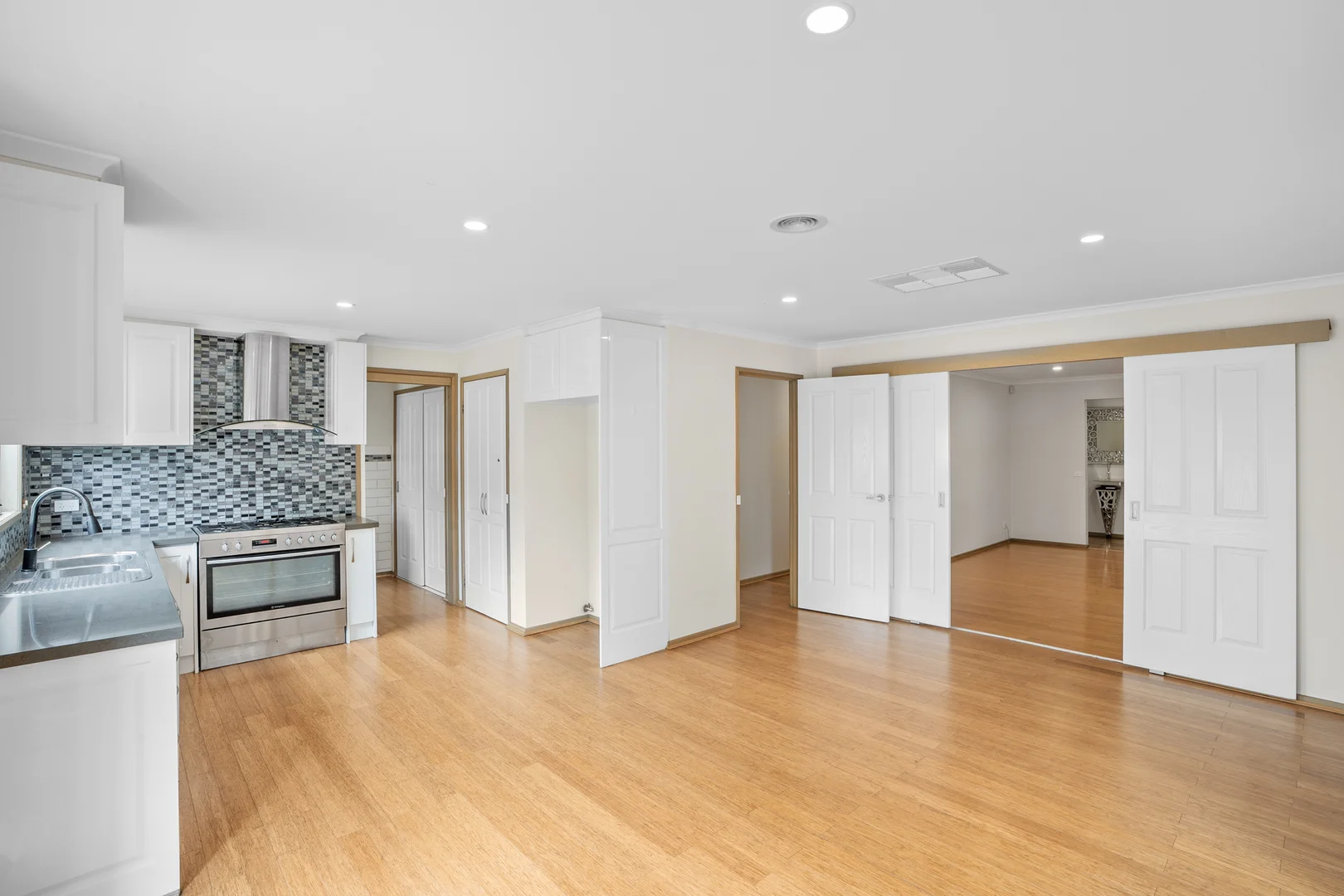 37 Cleveland Drive, Hoppers Crossing VIC 3029 - House For Rent | Domain