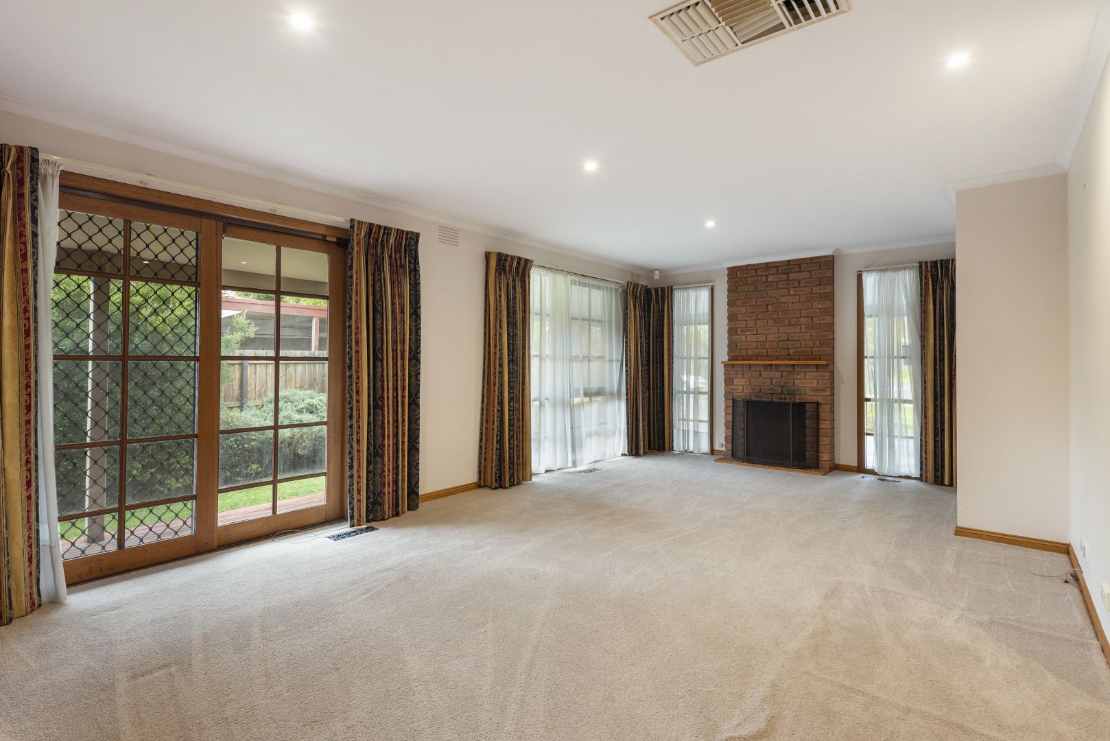 35 Witken Avenue, Wantirna South VIC 3152 - House For Rent - $630 | Domain