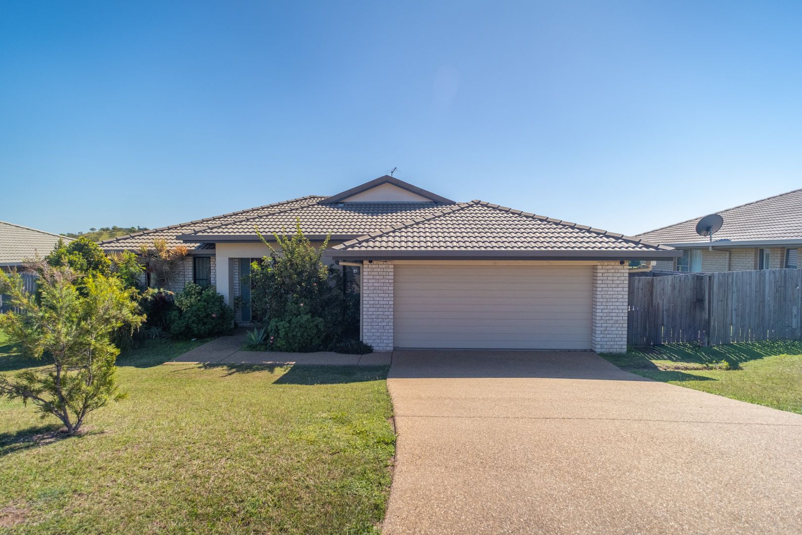 10 Leichhardt Drive, Gracemere | Property History & Address Research ...