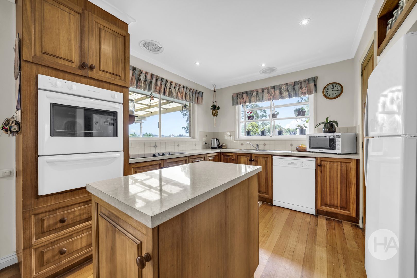 15 Oakhill Road East, Pearcedale VIC 3912 - House for Sale | Domain