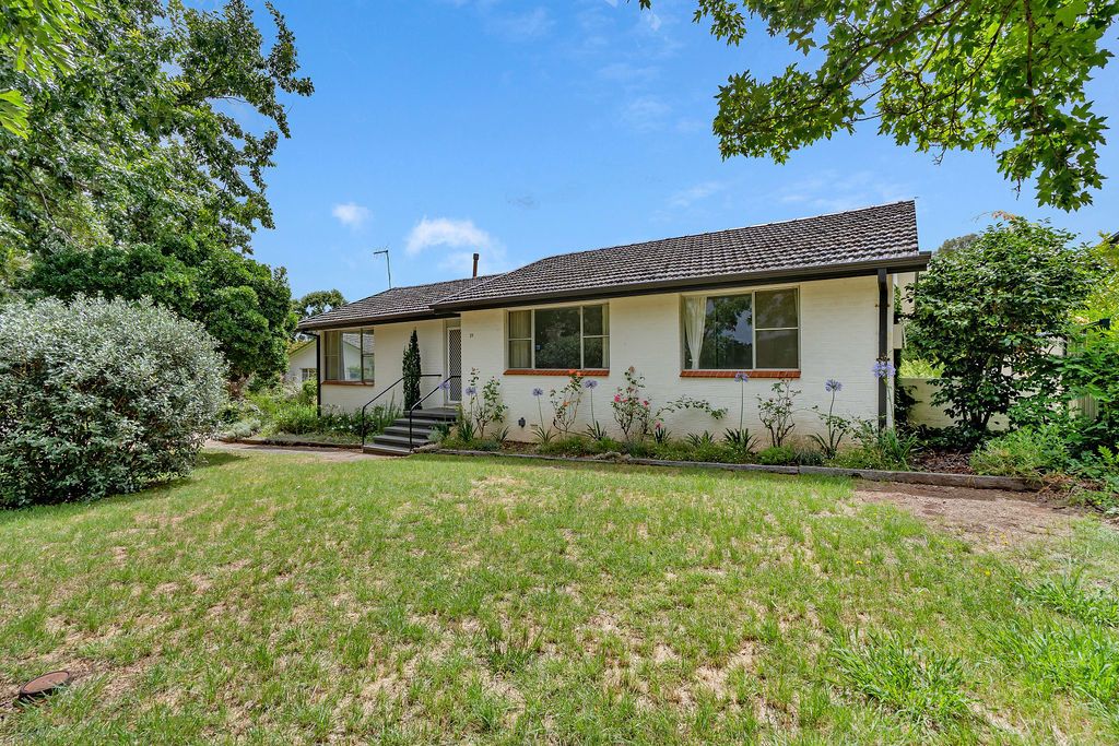 21 Webster Street, Hughes ACT 2605 - House For Rent | Domain