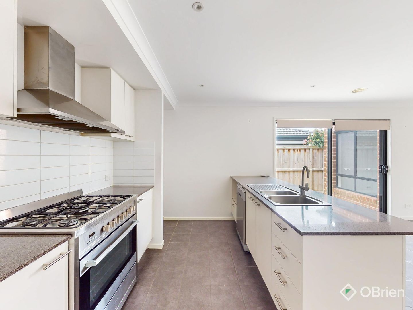 18 Amburla Drive, Cranbourne North VIC 3977 - House For Rent | Domain