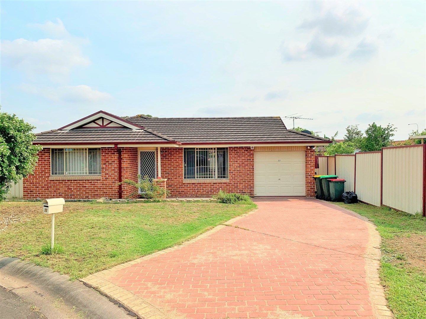 11 YERRINBOOL CL, Prestons NSW 2170 - House For Rent | Domain