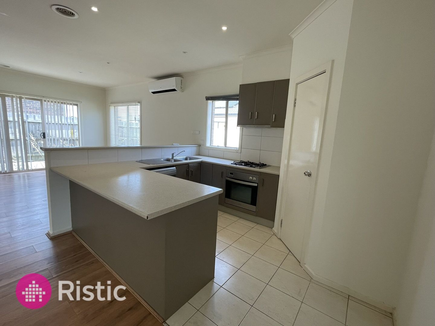 8 Cascade Crescent, Epping VIC 3076 - House For Rent | Domain