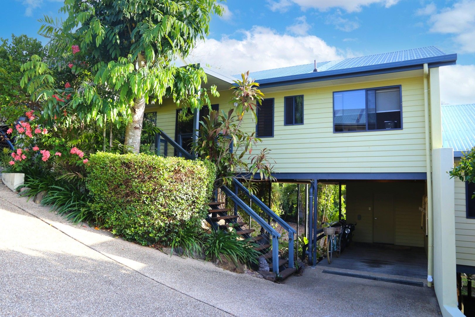 2/6 Border Drive, Cannonvale QLD 4802 | Domain