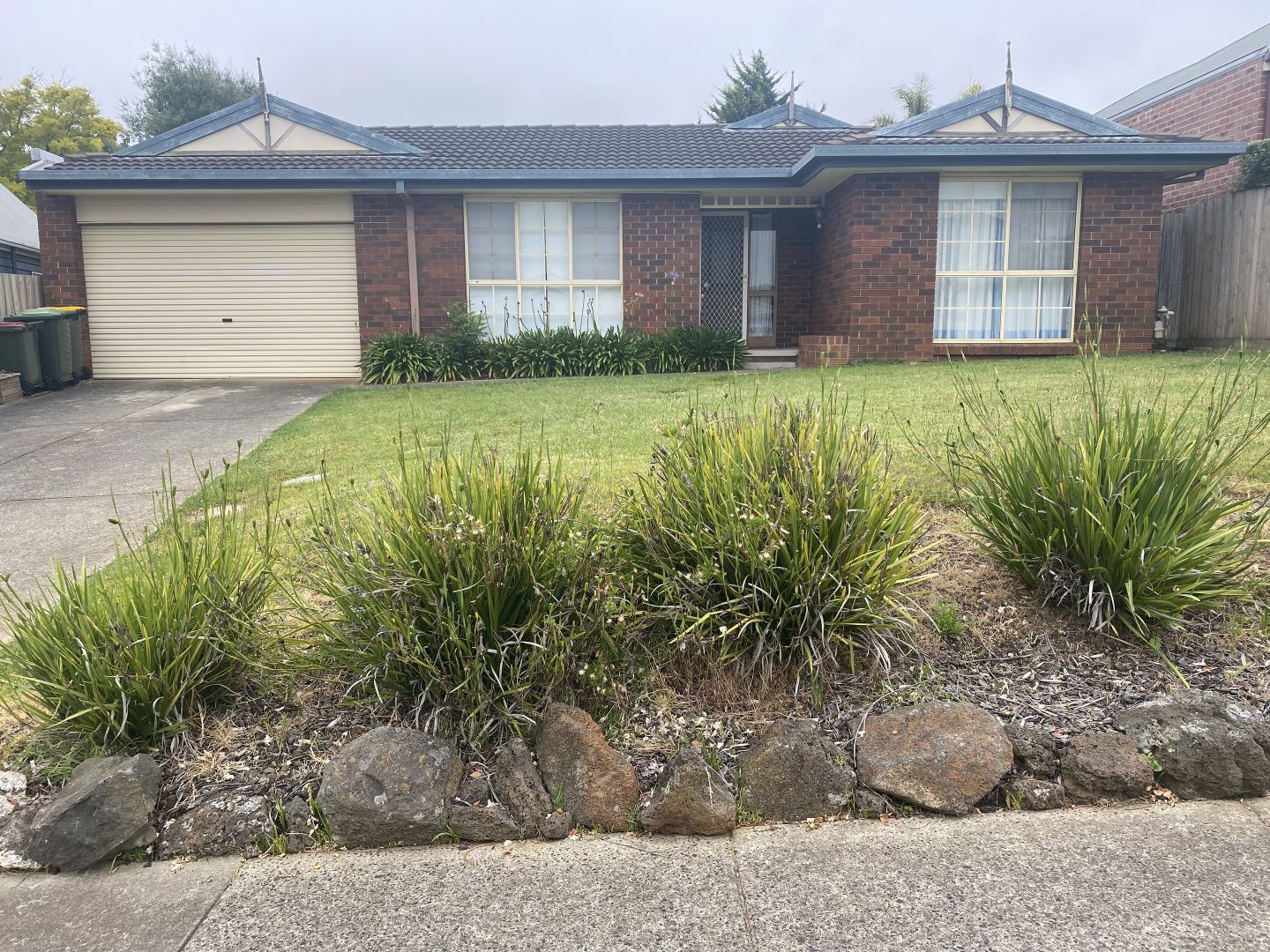 11 Willesden Drive, Waurn Ponds VIC 3216 - House For Rent - $495 | Domain
