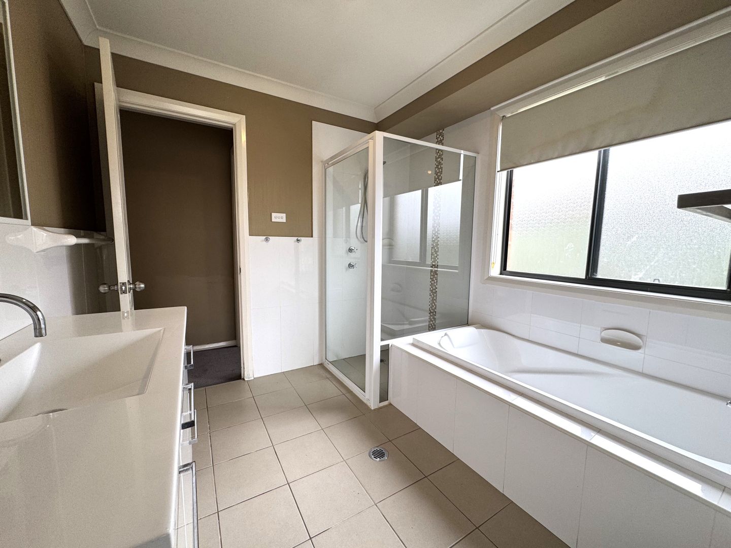 9 Mayoh Place, Young NSW 2594 - House For Rent | Domain