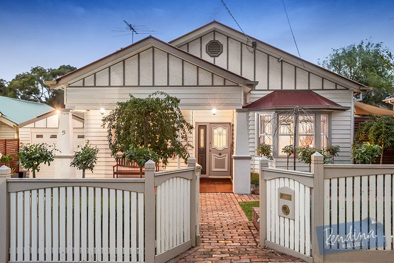 5 Woodvale Grove, Essendon | Property History & Address Research | Domain
