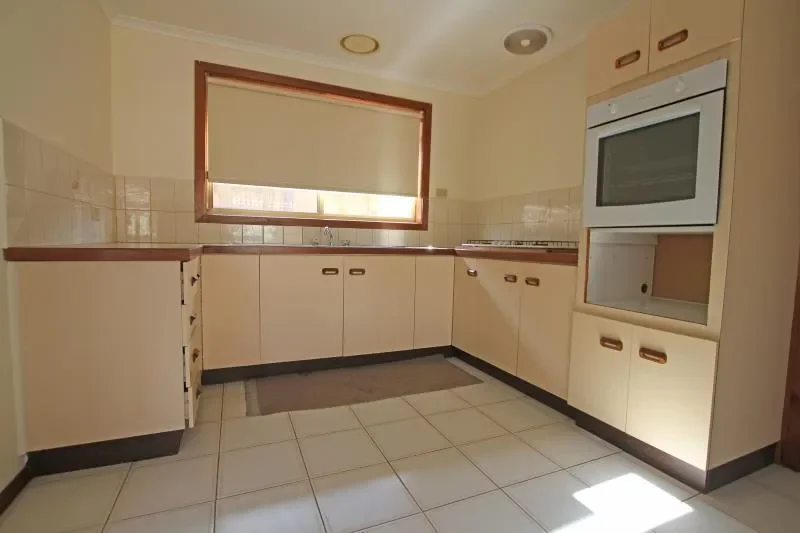1/10 Farrant Court, Altona Meadows VIC 3028 - House For Rent | Domain