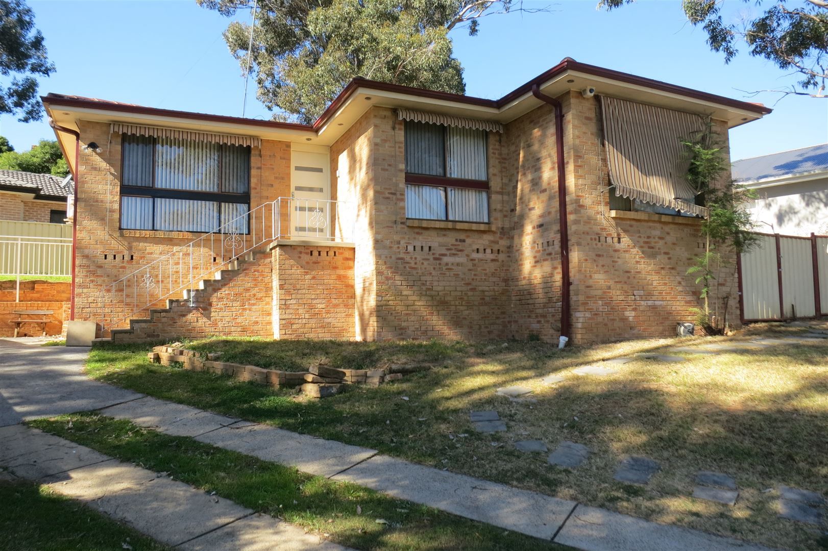 6 Torres Place, Kings Langley | Property History & Address Research ...