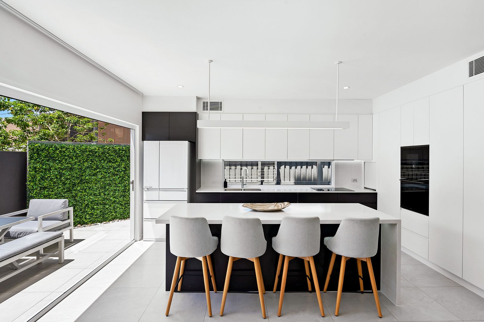 Sold 61 Bedarra Circuit, Maroochydore QLD 4558 on 26 Apr 2023 ...
