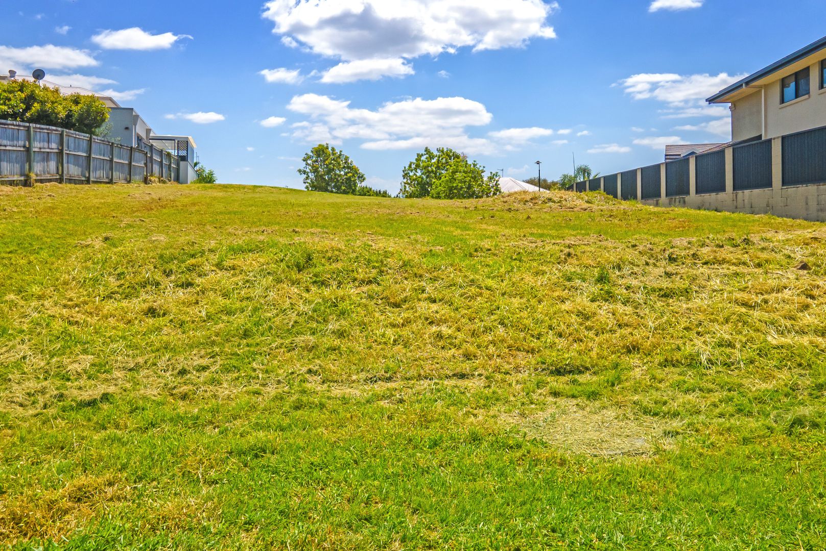 8 Tralee Court, Carrara QLD 4211 | Domain