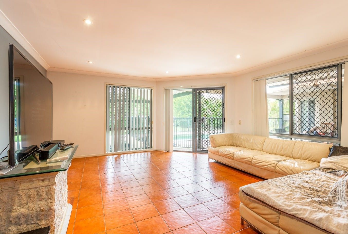 33 Audrey Avenue, Helensvale QLD 4212 - House For Rent - $950 | Domain