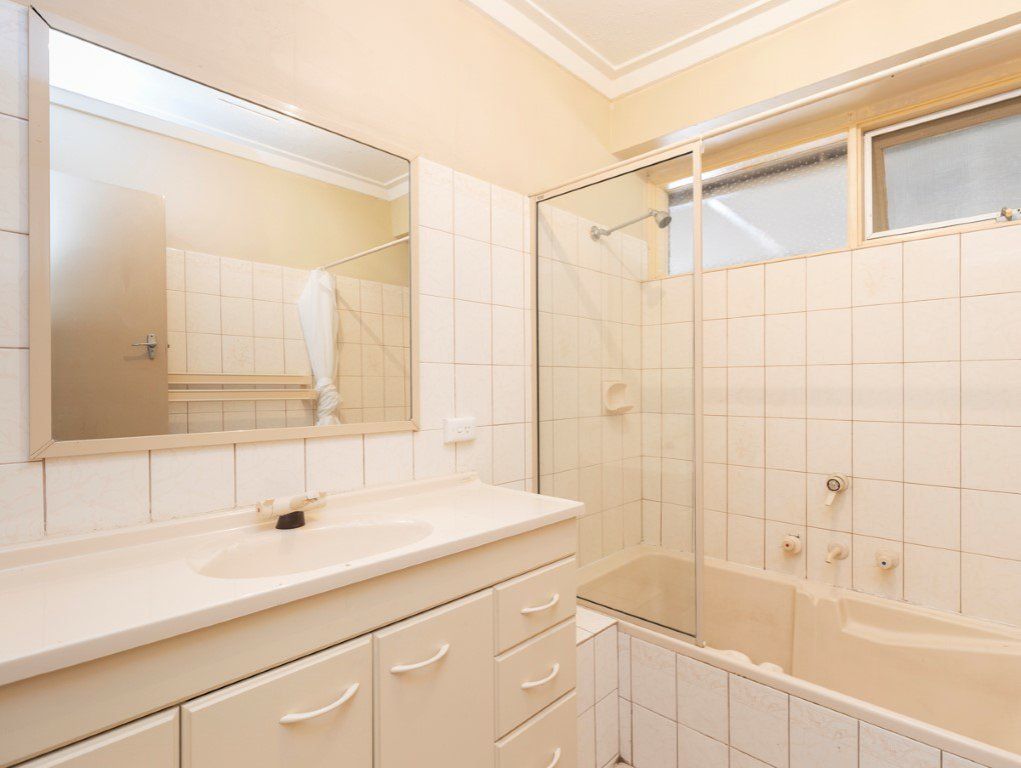 4 Hadlow Place, Thornlie WA 6108 - House For Rent | Domain