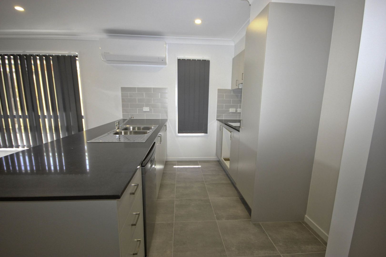 9 Bark Street, Park Ridge QLD 4125 - House For Rent | Domain