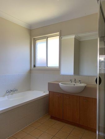 9 Rachel Drive, Crestmead QLD 4132 - House For Rent | Domain