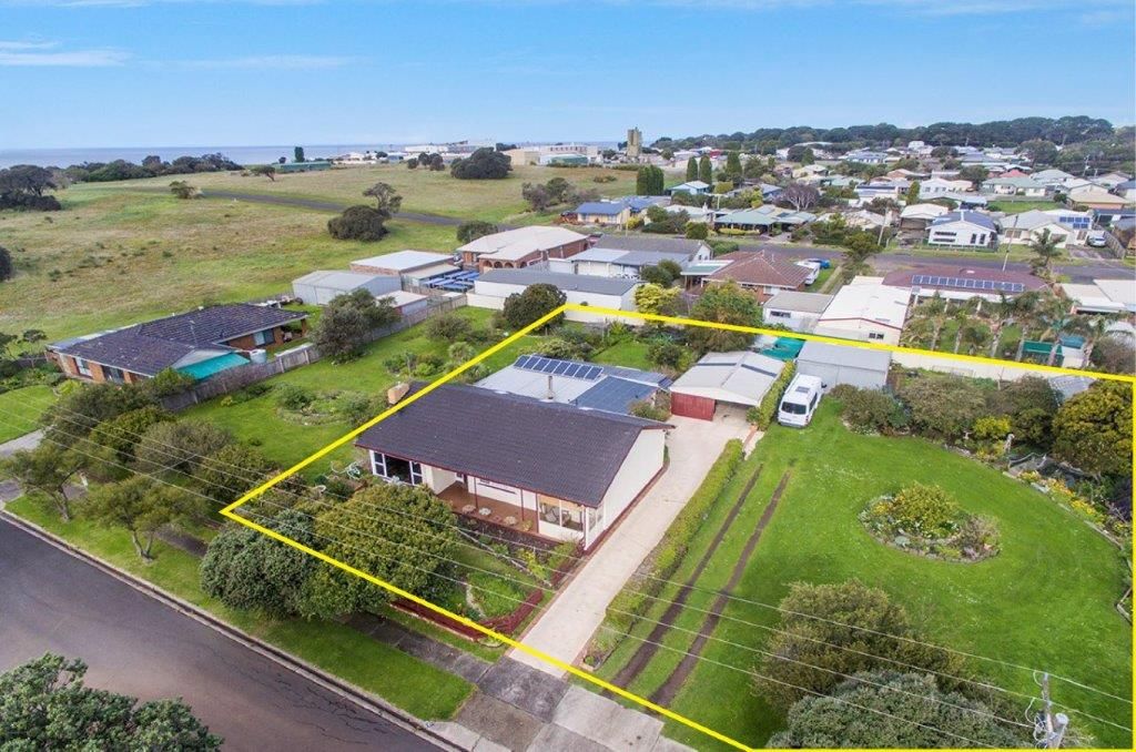 37 Peter St, Portland VIC 3305 - House For Rent | Domain