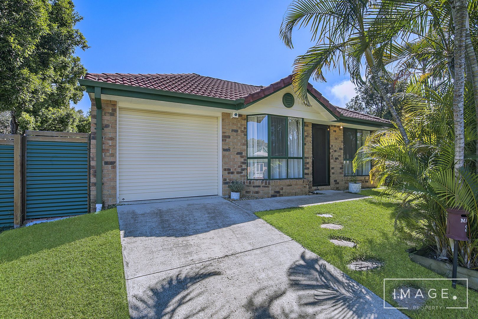 3 Red Deer Court, Chermside West | Property History & Address Research ...