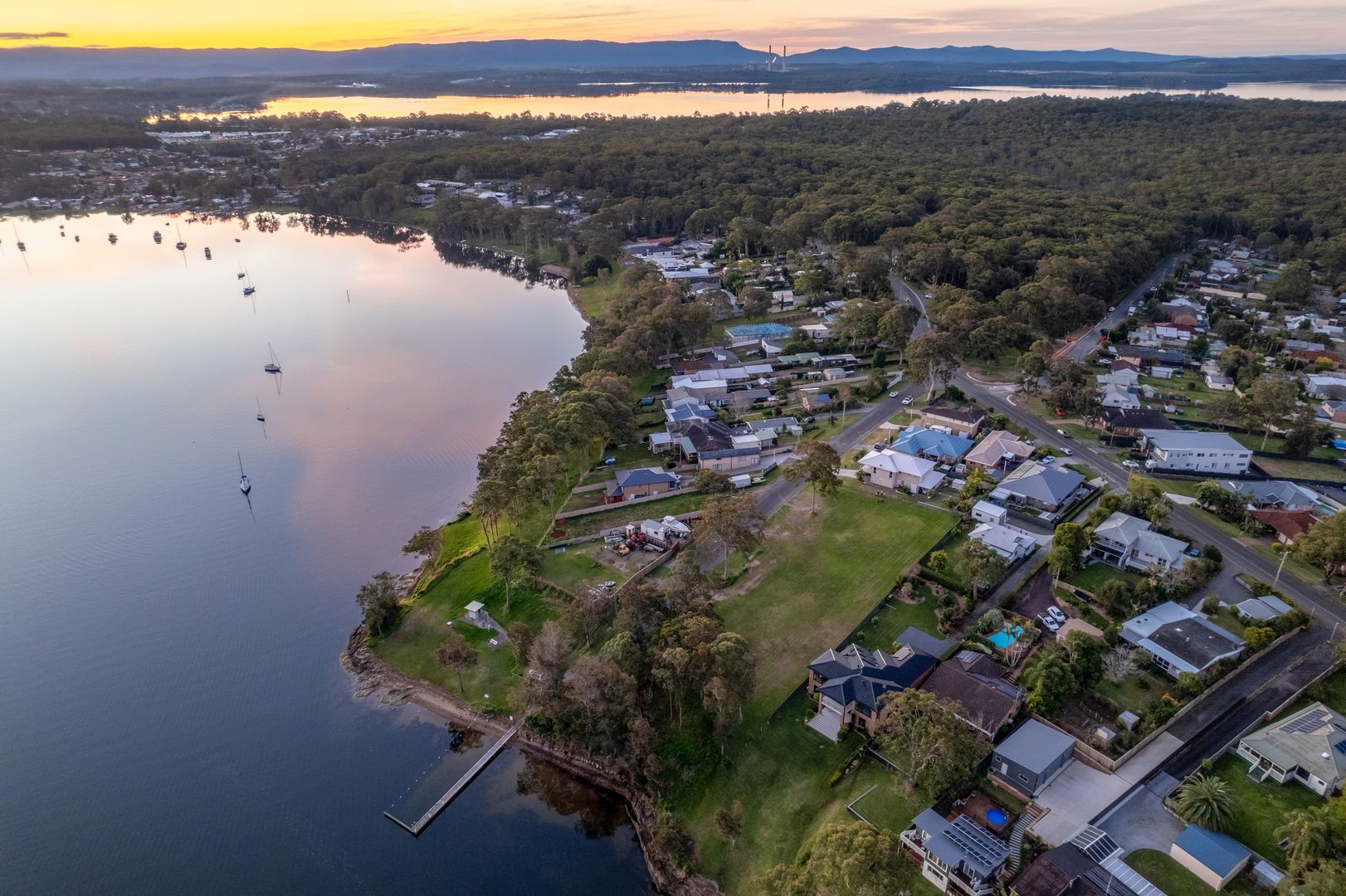 10 Lake View Avenue, Brightwaters NSW 2264 | Domain