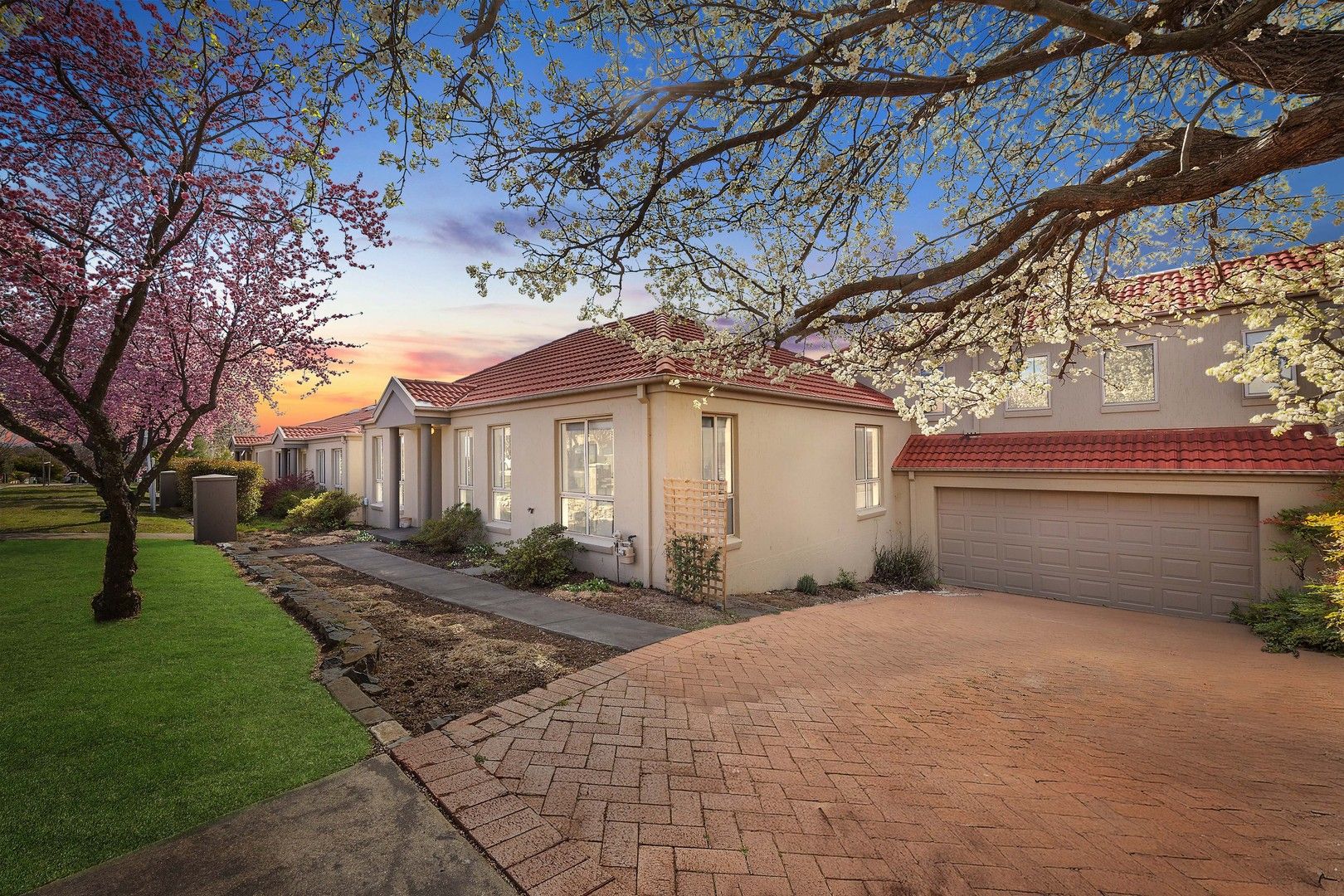 16 Lampard Circuit, Bruce ACT 2617 | Domain