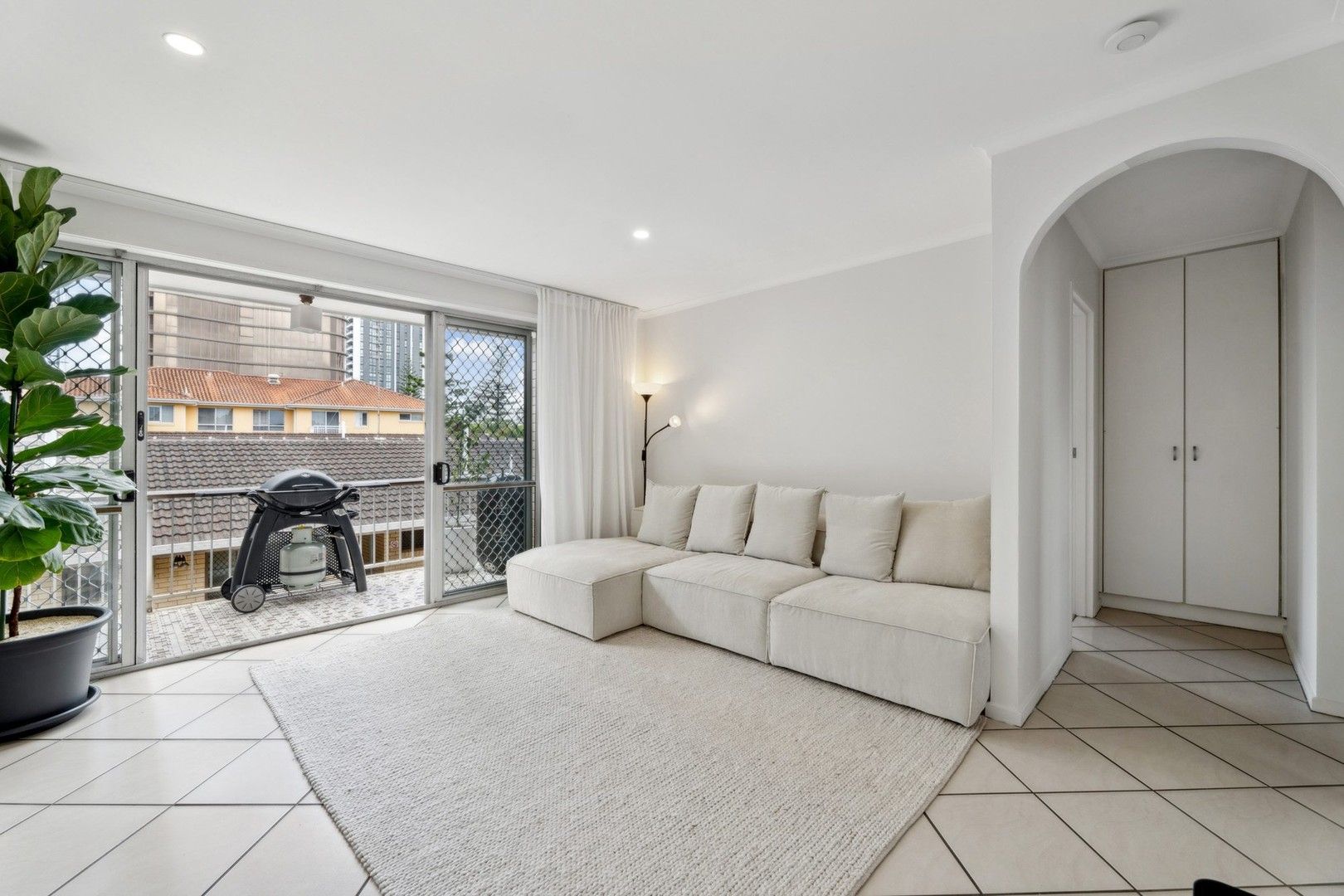 7/43 Chelsea Avenue, Broadbeach QLD 4218 | Domain