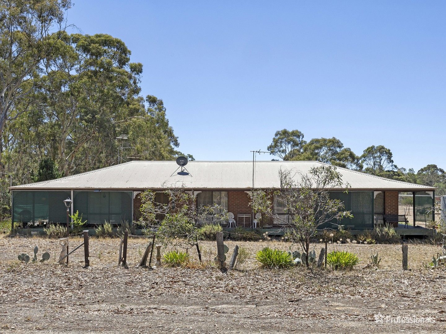 18 Navarre Street, Redbank VIC 3477 - House for Sale - $330,000