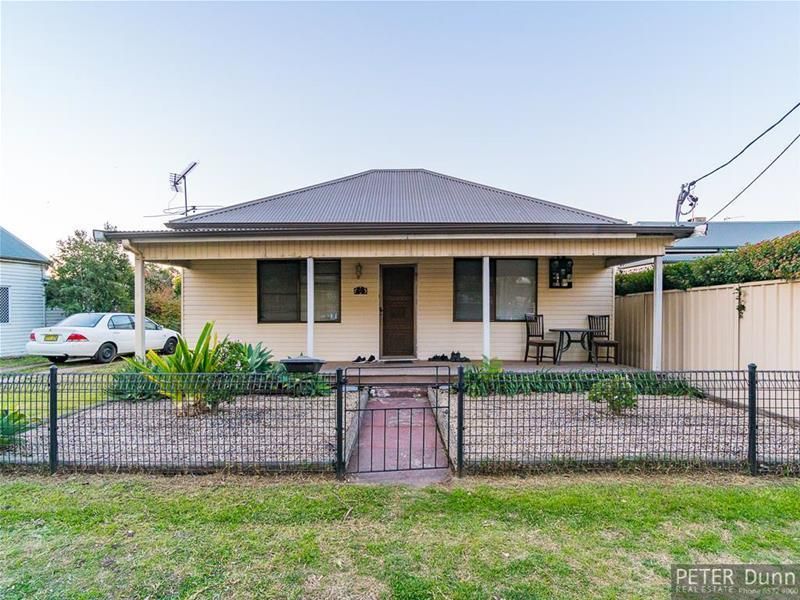 18 Elizabeth Street, Singleton | Property History & Address Research ...