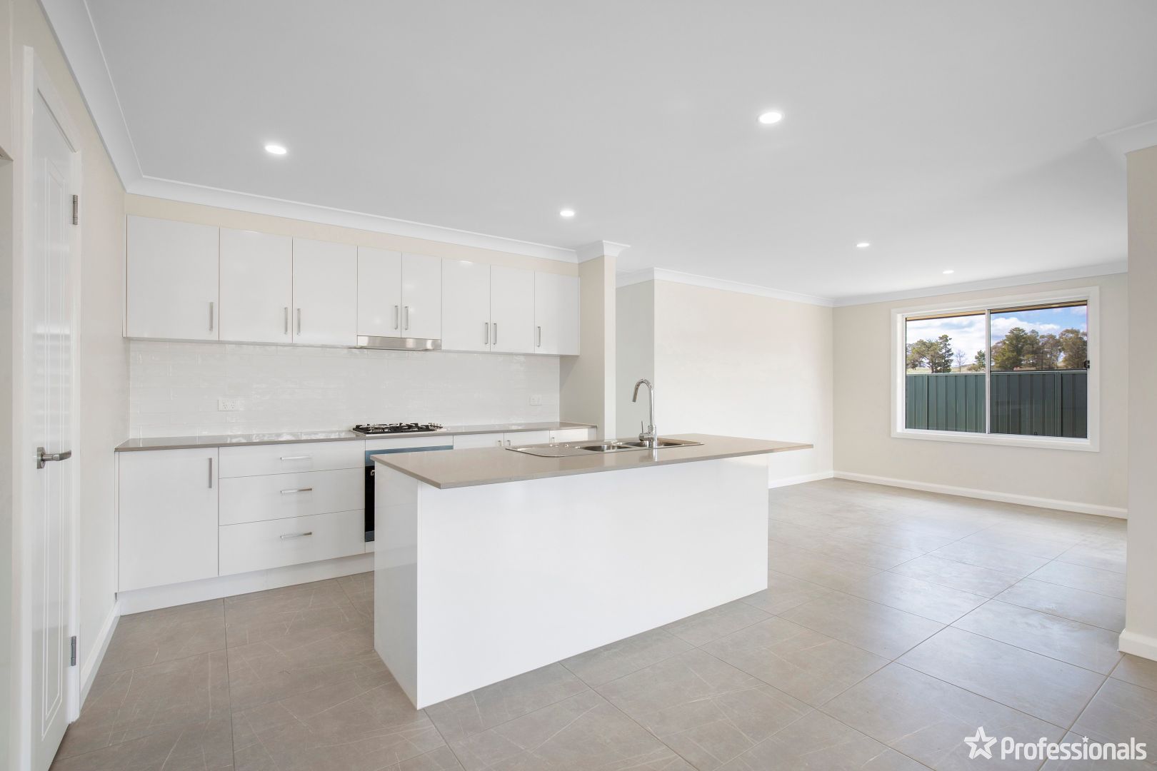 8 Pinto Street, Armidale NSW 2350 - House For Rent | Domain