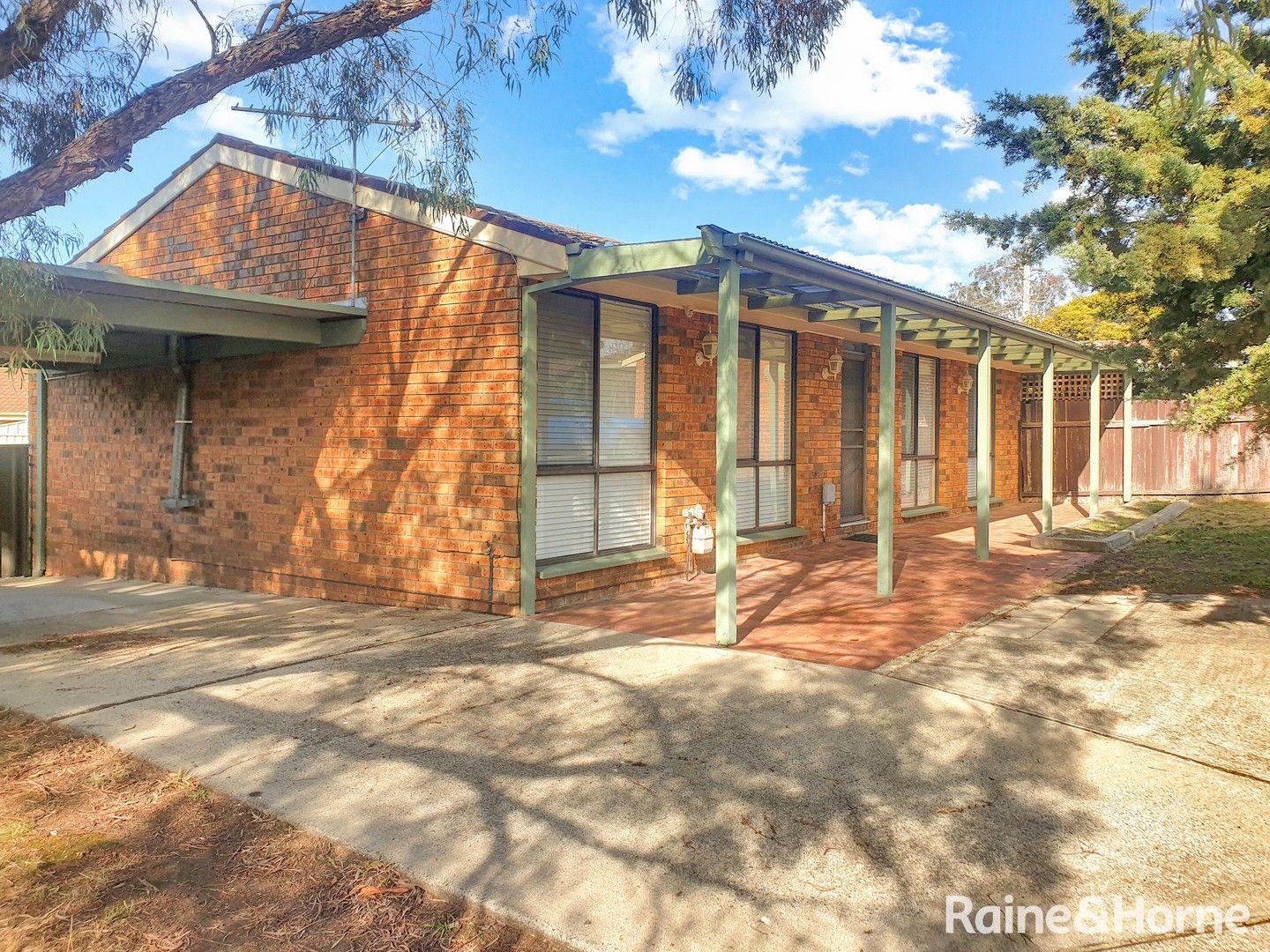 4 Bradbury Place, Karabar NSW 2620 - Townhouse For Rent | Domain