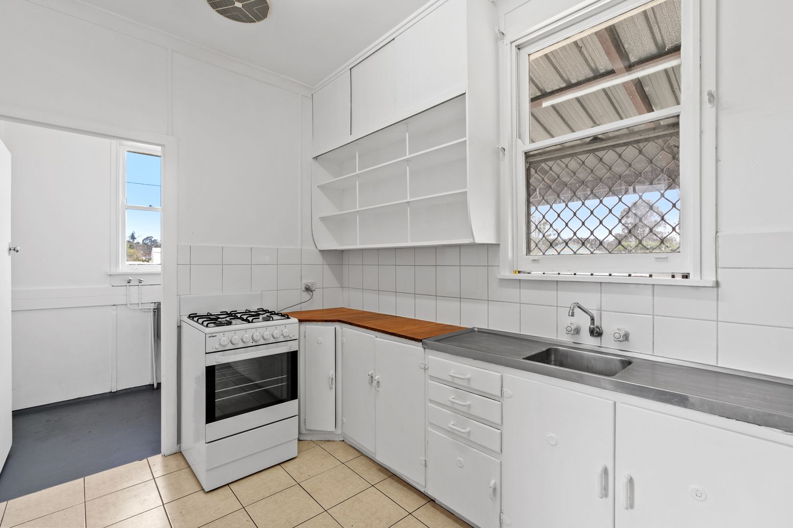 4 Bray Street, East Maitland NSW 2323 - House For Rent - $500 | Domain