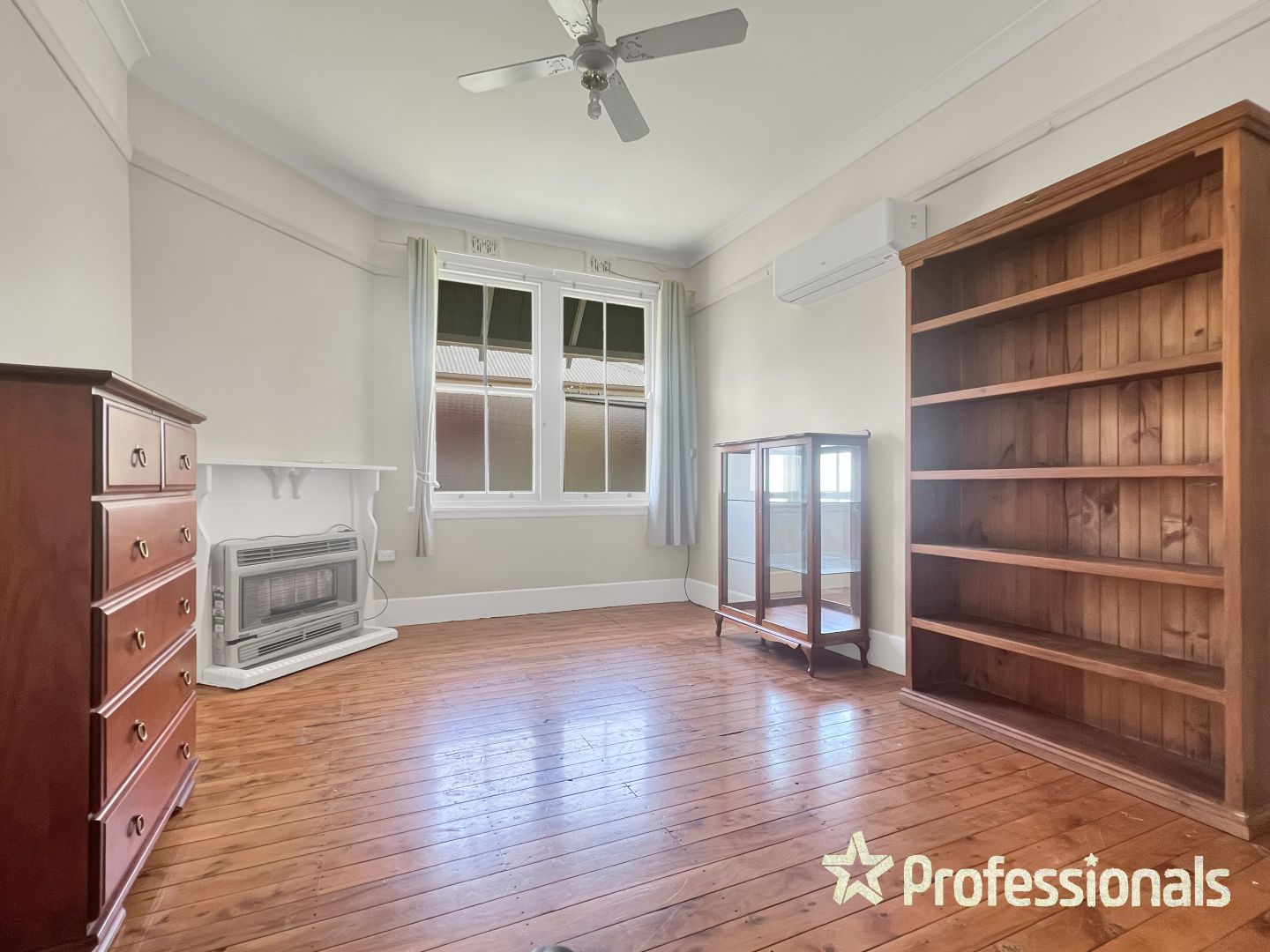 90 Crampton Street, Wagga Wagga NSW 2650 - House For Rent | Domain