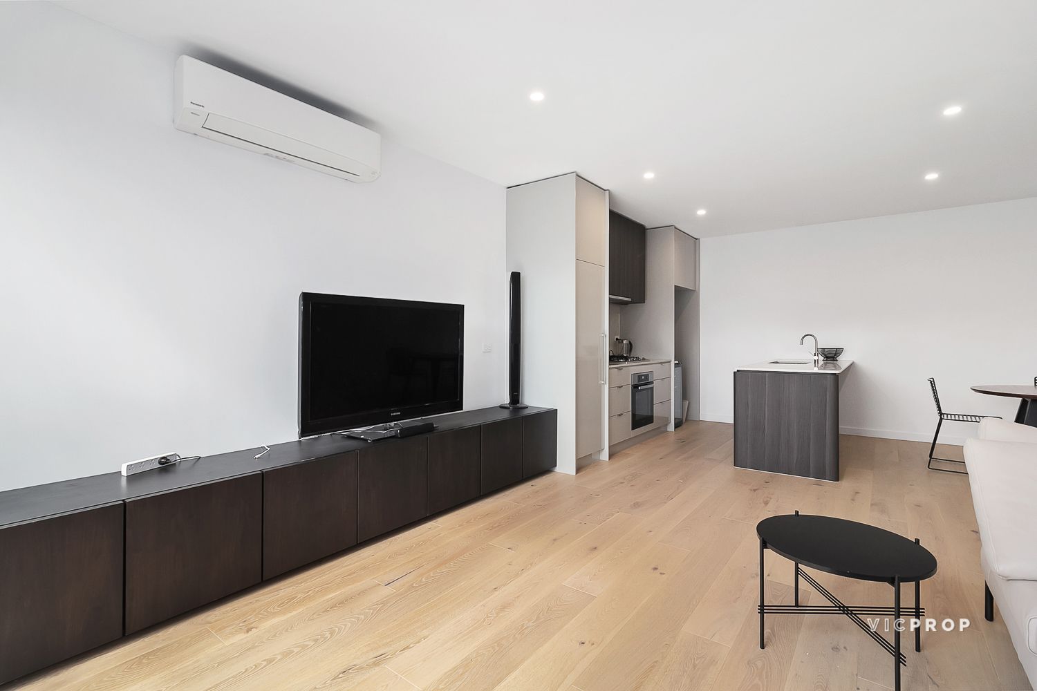 83 Bridge Street, Port Melbourne VIC 3207 - Townhouse For Rent | Domain