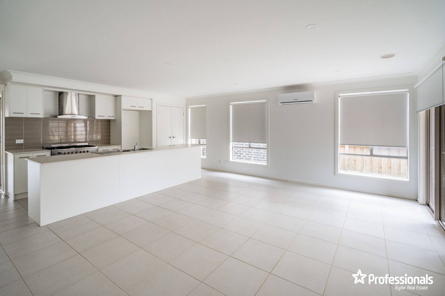 34 Louisville Dr, Thornhill Park VIC 3335 - House For Rent | Domain