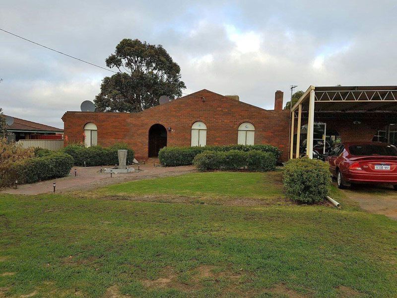 22 Derrick Street, Jerramungu | Property History & Address Research ...