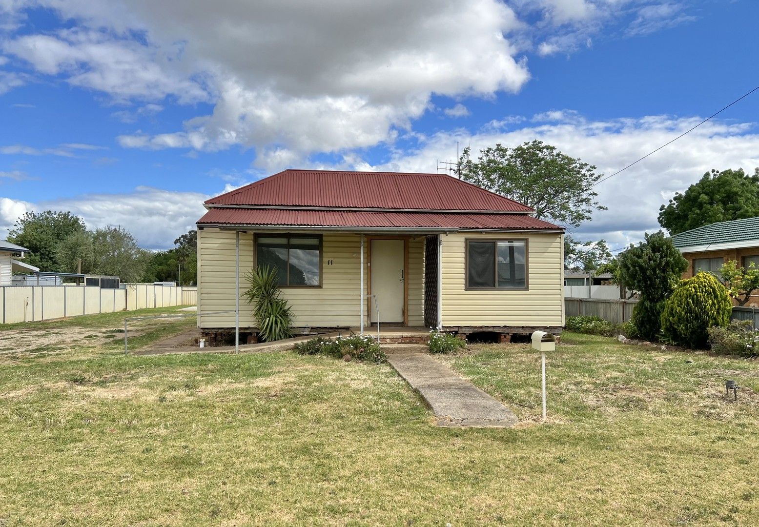 11 Quarry Road, Forbes NSW 2871 | Domain