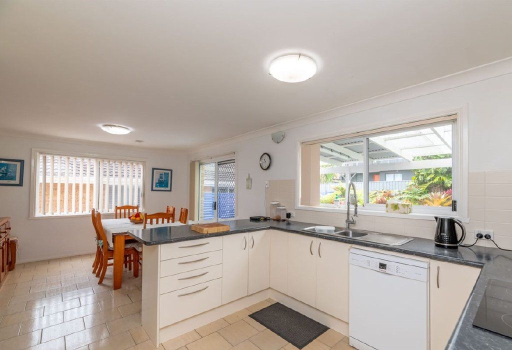 34 LAKEVIEW CRESCENT, Forster NSW 2428 - House For Rent | Domain