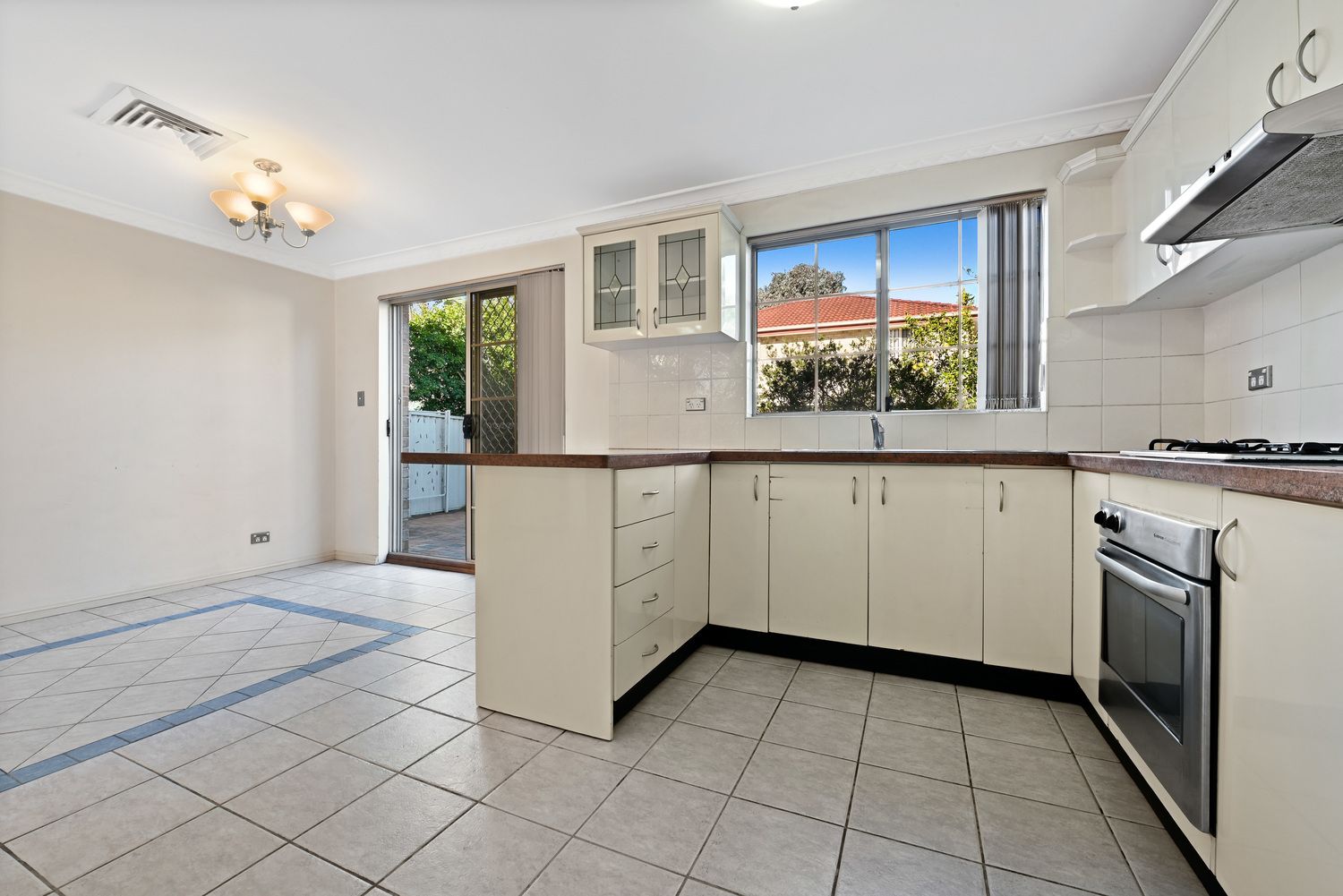 11/2 Turvey Street, Padstow NSW 2211 - Townhouse For Rent | Domain