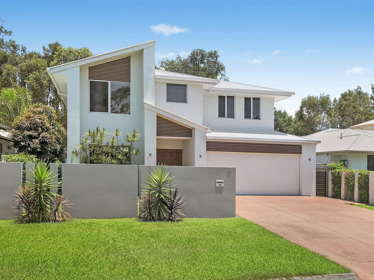 41 Lakeside Drive, Peregian Springs | Property History & Address ...