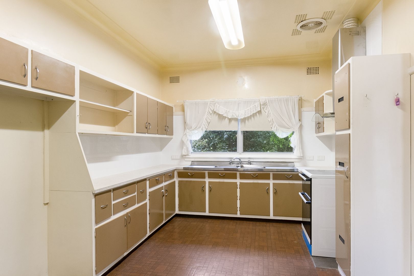 10 King Street, Uralla NSW 2358 - House For Rent | Domain