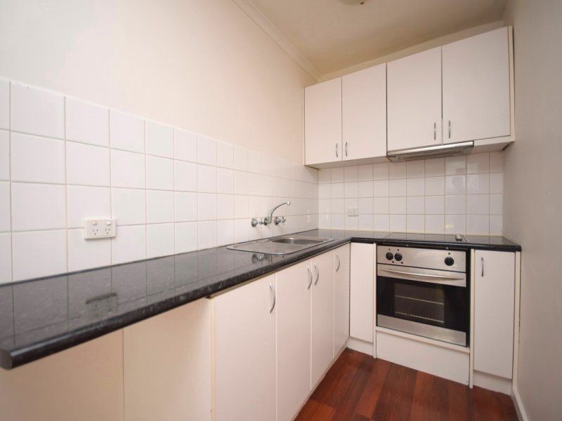 2/8 Robert Street, Elwood VIC 3184 - Apartment For Rent | Domain