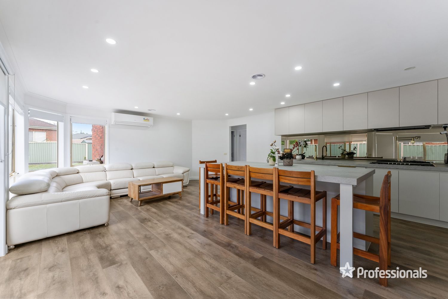 14 The Crest, Hillside VIC 3037 - House For Rent | Domain