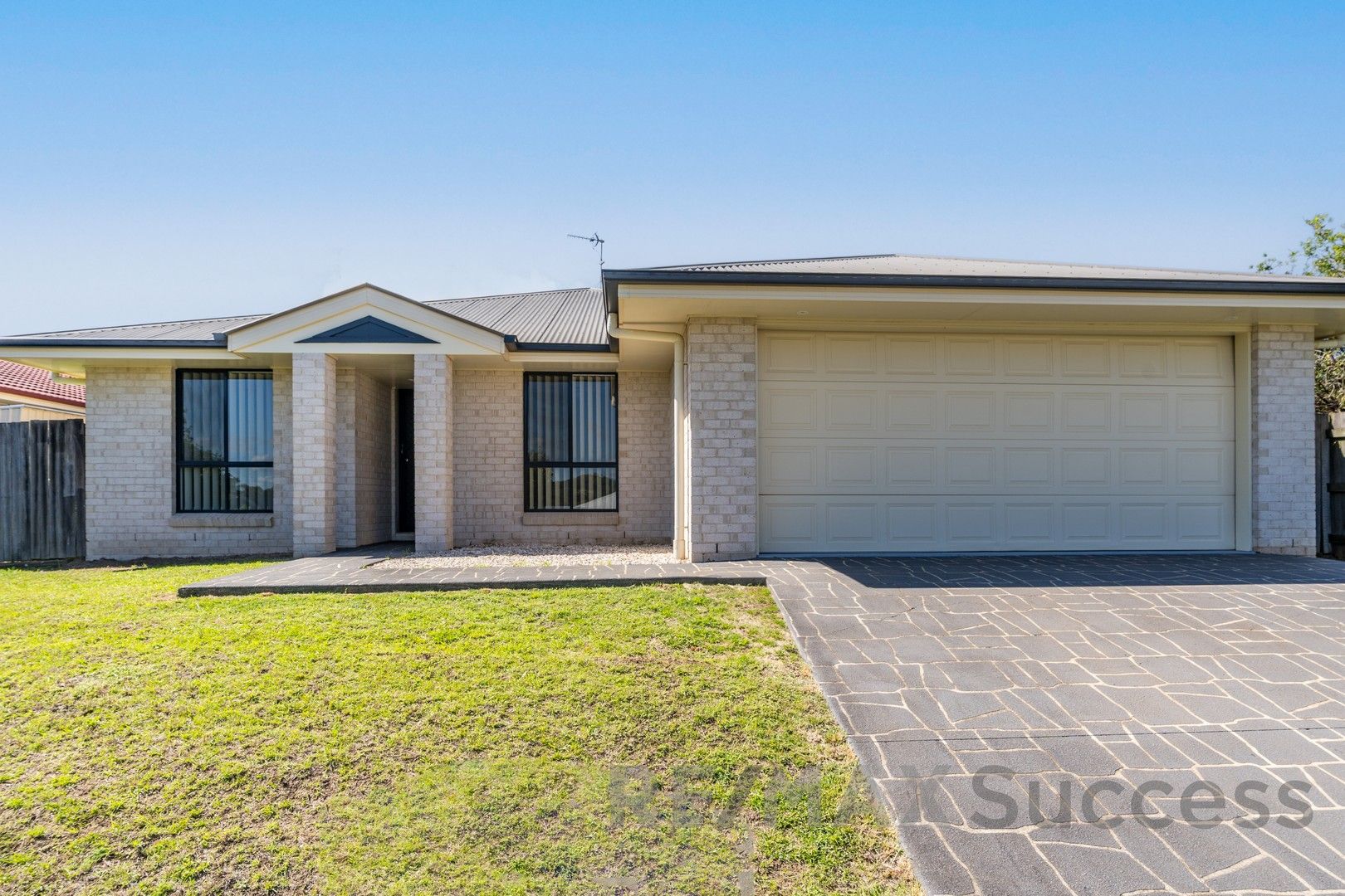 27 Wareena Crescent, Glenvale QLD 4350 - House For Rent | Domain