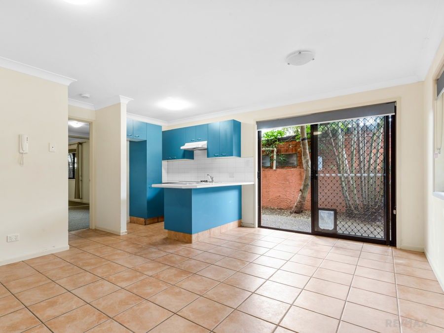 2/175 Surf Parade, Broadbeach QLD 4218 - House For Rent | Domain