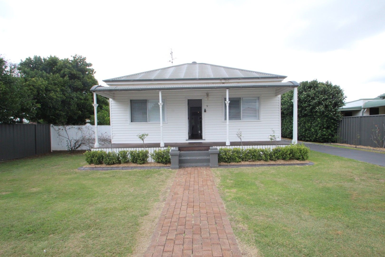 9 YORK STREET, Singleton NSW 2330 - House For Rent | Domain