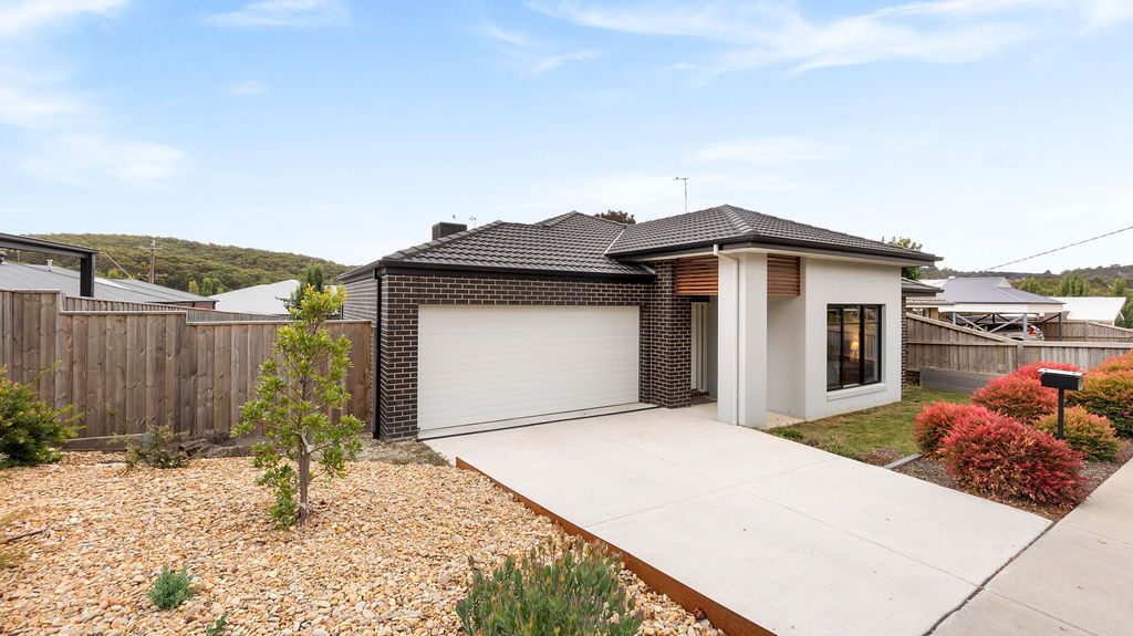 3 Hillview Road, Brown Hill VIC 3350 | Domain