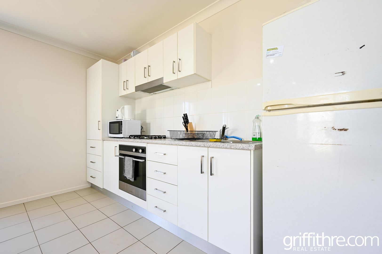30B Spence Rd, Griffith NSW 2680 - Apartment For Rent - $350 | Domain