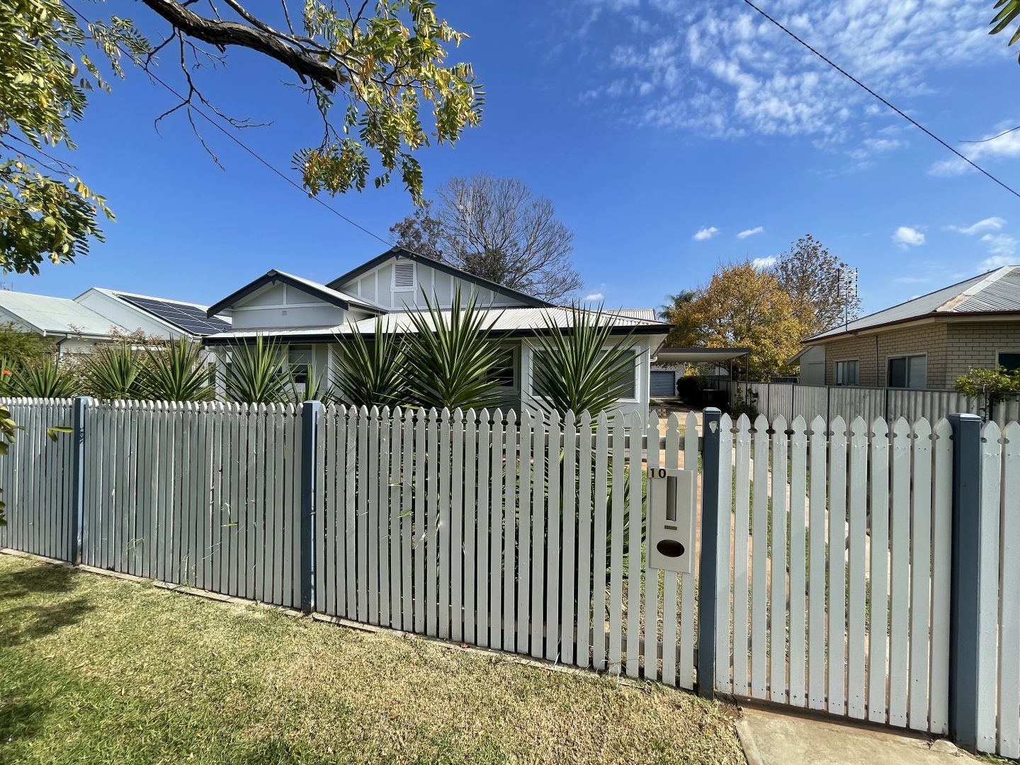 10 Bartley Street, Forbes NSW 2871 - House For Rent - $400 | Domain