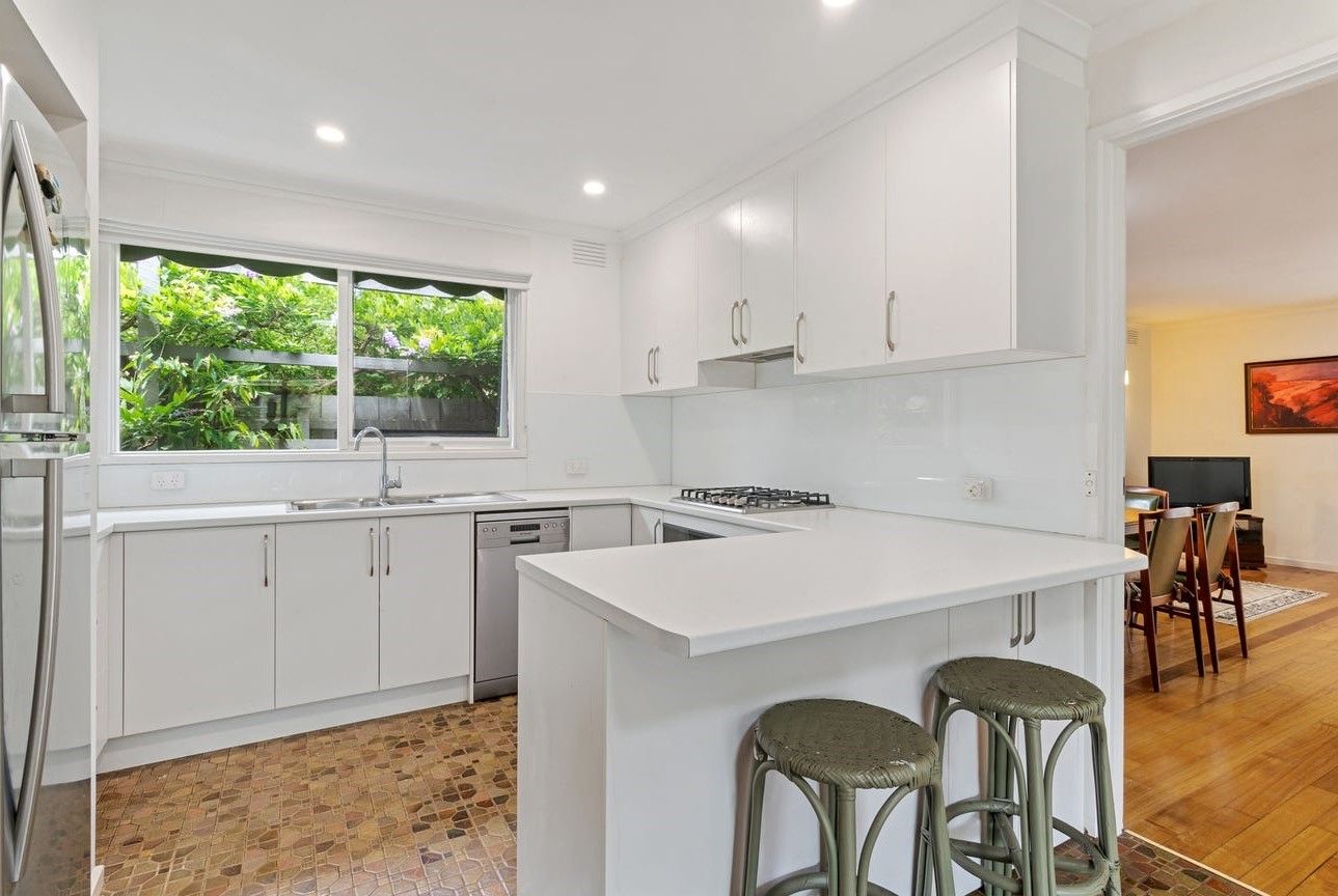 11 Robert Street, Burwood East VIC 3151 - House For Rent - $650 | Domain