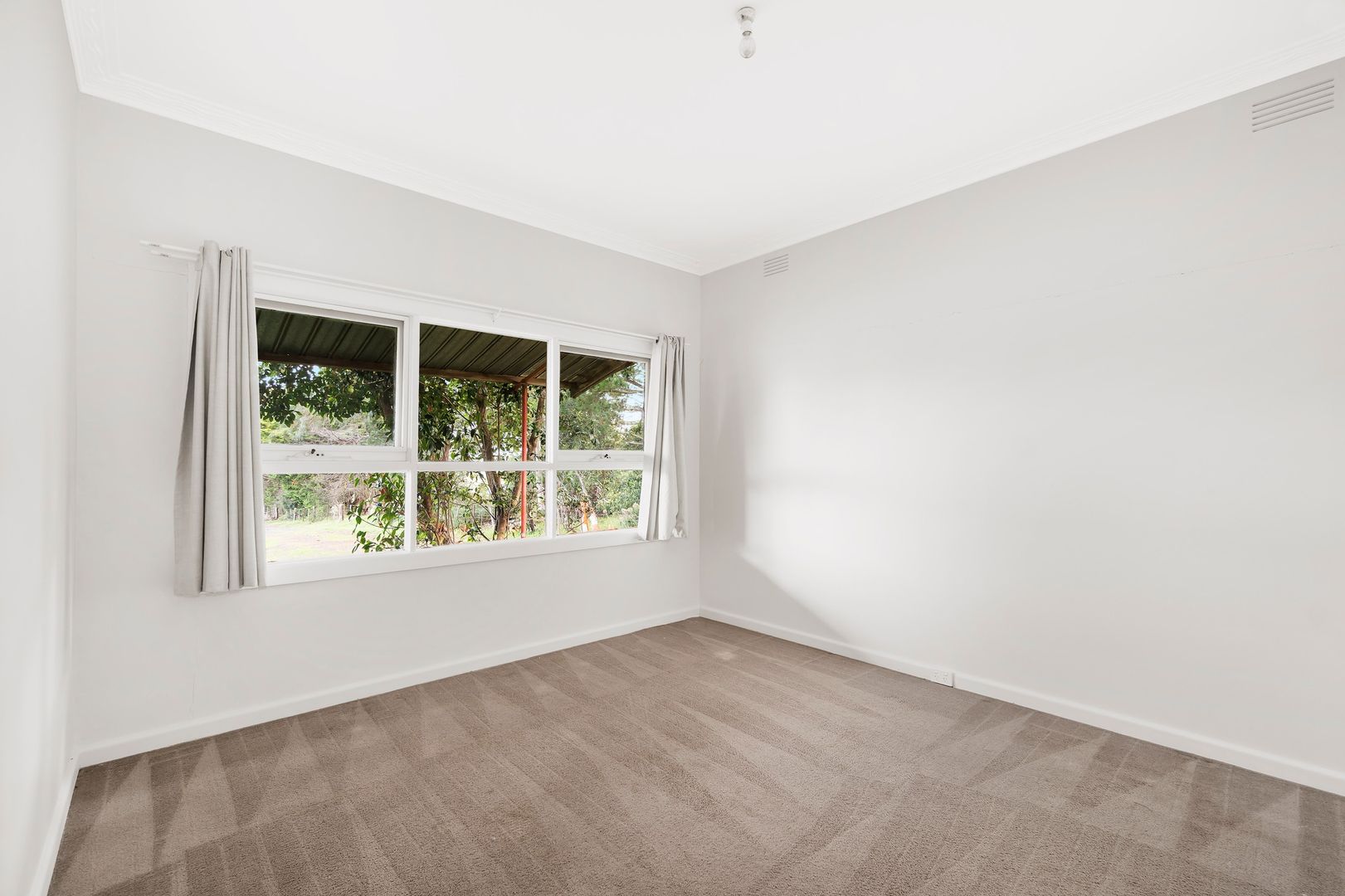 915 Bridge Inn Road, Doreen VIC 3754 - House For Rent | Domain